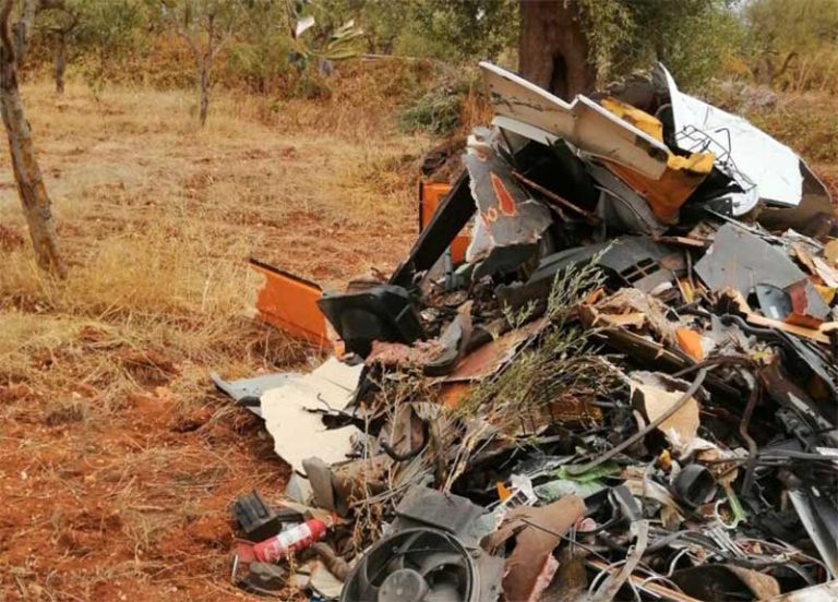 Smaltimento illegale di rifiuti. Le campagne trasformate in discariche ... Smaltimento illegale di rifiuti. Le campagne trasformate in discariche ...