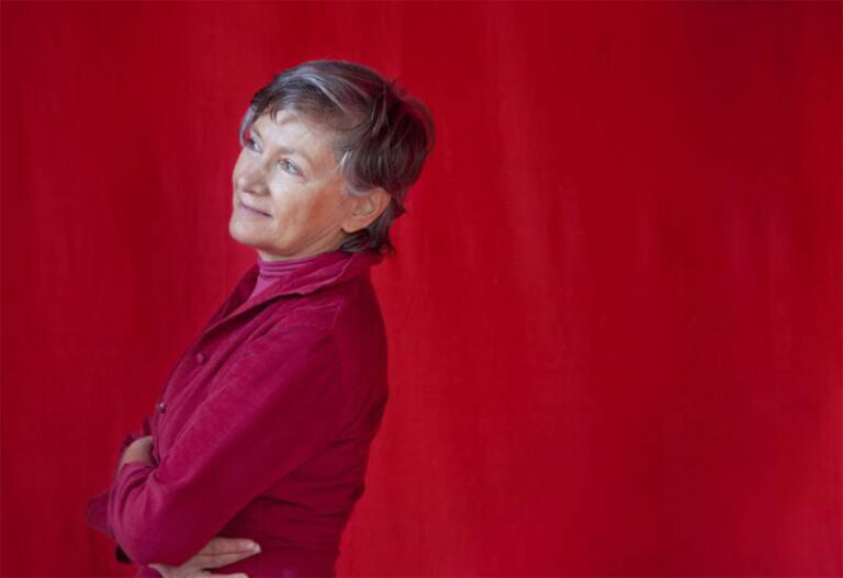 Galatina: la poetessa e autrice teatrale Mariangela Gualtieri presenta ...